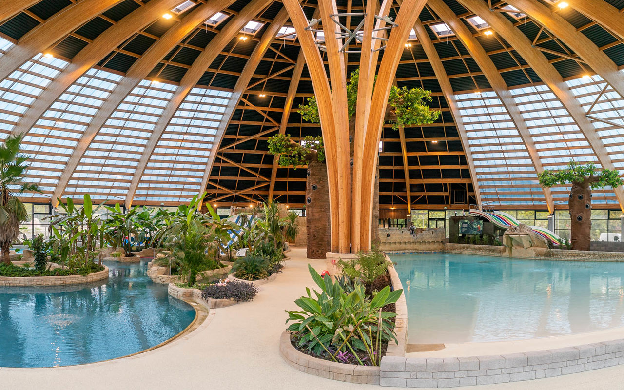 Eté 2019, le Dôme : couverture des piscines | Les Ormes